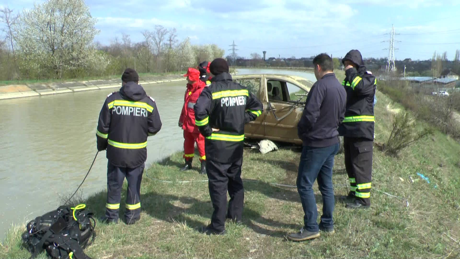 Maşini furate, scufundate în canalul Bistriţei - Realitatea Media